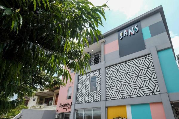 Sans Hotel Fourth Loft Solo - Surakarta