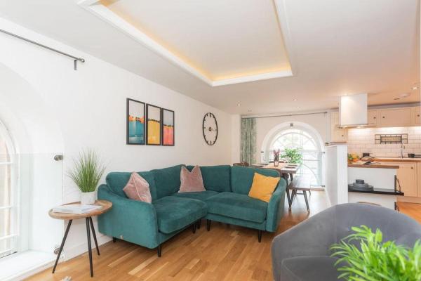 Panda Sanctuaries, Kensington Chapel Apartment - Bath Spa University