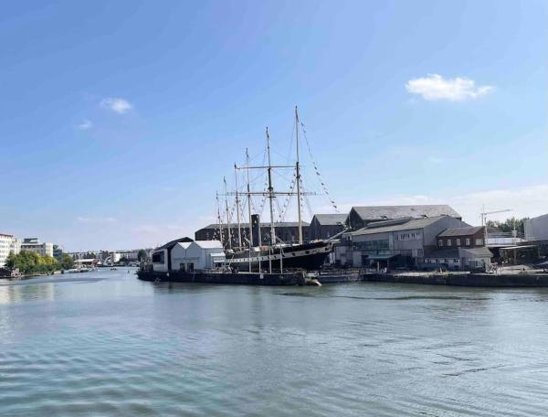 Bristol Townhouse With Harbour Views. Sleeps 7 - Bristol
