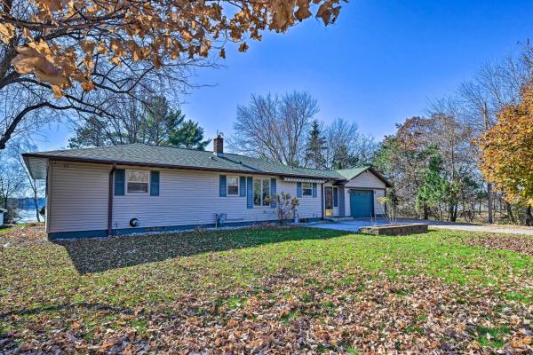 Charming Wausau Cottage On-site Lake Access! - Wausau, WI