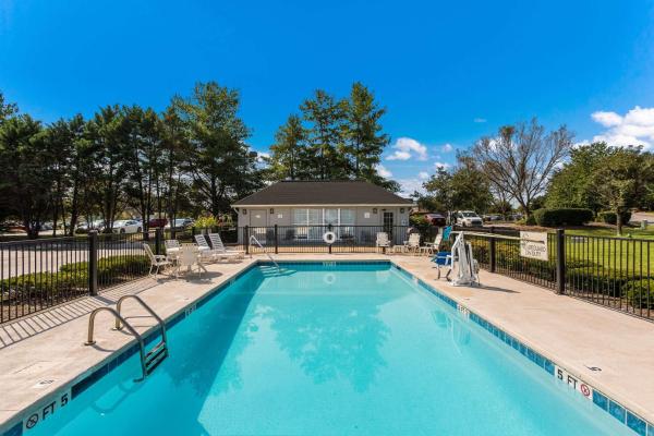 Quality Inn Gallatin-nashville Metro - Gallatin, TN