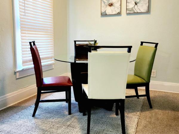 Comfortable Two Bedroom Home - Lakeland, FL