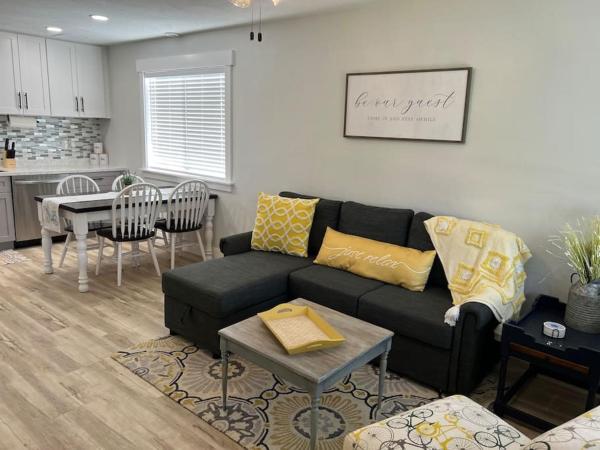 Guest Suites 1998 #3 - Cheerful 1 Bedroom 1 Bath Suite - Idaho Falls, ID