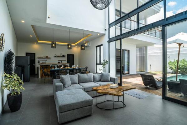 Night Lights - 3br Villa With Rooftop Near Canggu - Bali