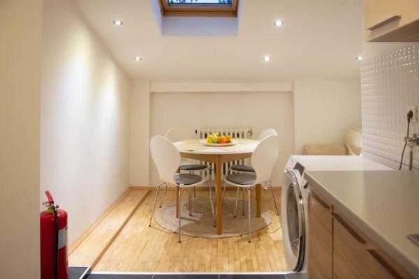 Lovely 2bdr Loft Apartment - 사라예보