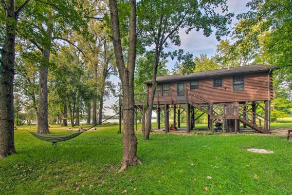 Cozy Riverfront Getaway Fishing On-site! - Illinois