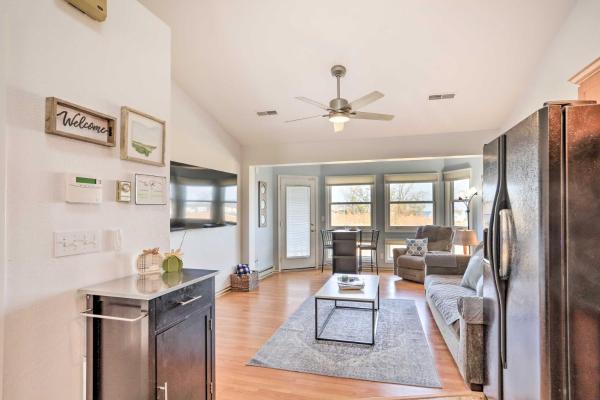 Quaint Couples Escape Pool, Near Lake Erie! - Lake Erie, PA