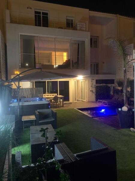 Loue Palavas Maison 160m2 Avec Piscine Chauffée Et Jacuzzi à 2 Pas De La Plage Et Du Centre Ville - Montpellier