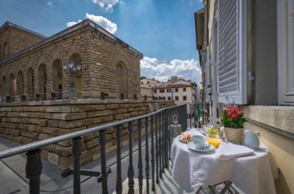 Pitti Terrace Luxury Apartment - Florence