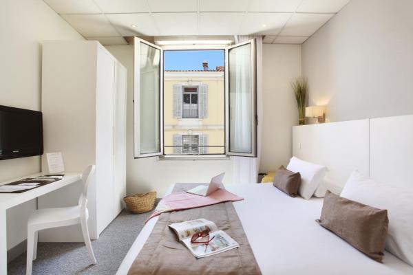 Hôtel P.l.m. - Cannes