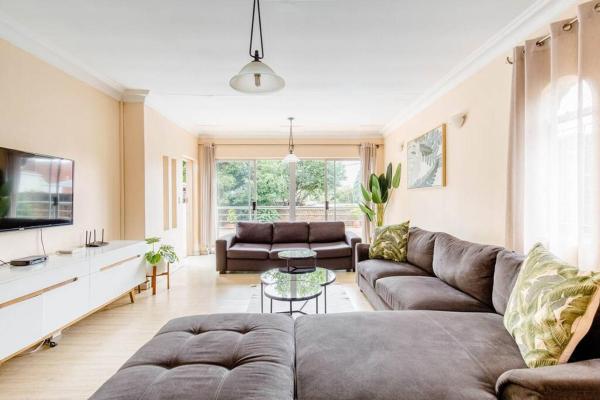 Spacious Menlyn Maine Villa - Pretoria