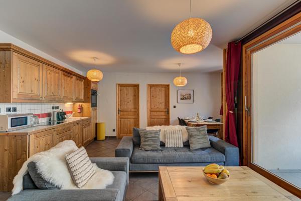 Apartment Le Paradis 1 - Alpes Travel - Central Chamonix (Sleeps 4) - Aiguille du Midi