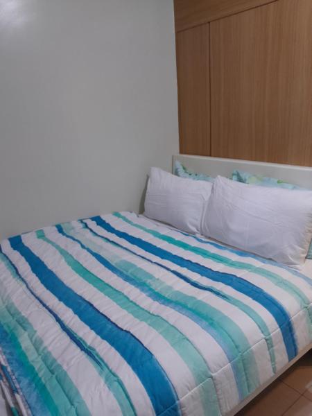 Jamaica's Place 1br Amenities View At Shell Residences - Manila