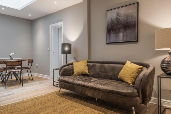 Nelson Crescent West : Modern One Bedroom Basement Apartment In Central Location - Pegwell Bay