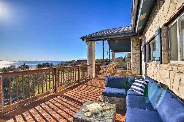 Sunny Lakefront Escape With Private Beach And Deck - Lake Buchanan, TX