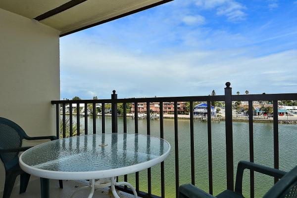 Land's End 3-406 Bay Front - Pinellas County, FL