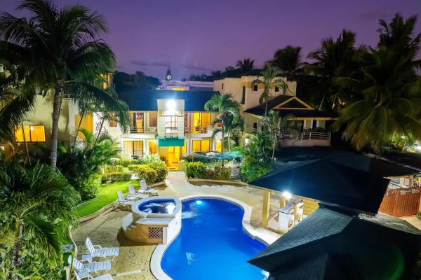 Inexpensive Room Near Clubs, Free Breakfast, Pool\/ac\/hot Water\/cable Tv\/wi-fi - Sosúa