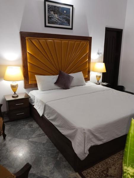 Homewood Suites Family Guest House & Apartments - Lahore