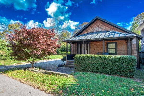 Modern On 9th - Greenport, NY