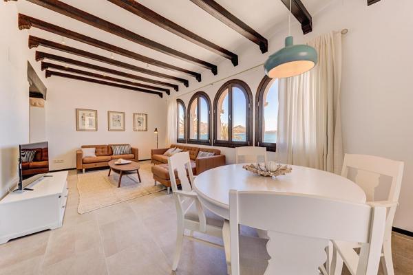 Stunning Waterfront Property Villa Can Silver Unique Puerto Pollensa Villa Newly Converted Stylish House - Port de Pollença