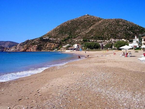 Beachfront Villa In Komi - Entire Home - $325 - Хиос