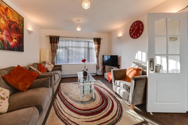 3 Bedroom Home L Free Parking L 5 Guests L Contractor Stays L Family Stays I - Bolton
