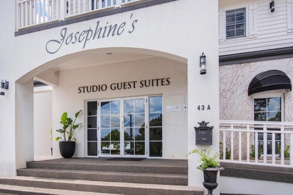 Josephines Luxury Accommodation - Margaret River