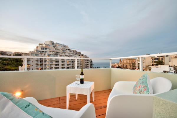 St Julians Seaviews Hilltop House - Malta