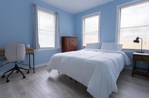 Central & Comfortable Home Walk To The Beach! - Atlantic Beach, FL