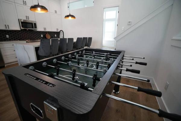 Pet Friendly Stylish 4 Bedroom Home Close To All - Houston, TX