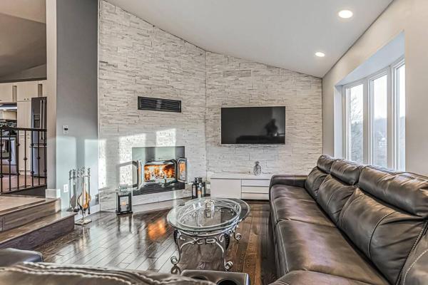 Cheerful 4 Bedroom Home With Inground Heated Pool - Saint-Sauveur
