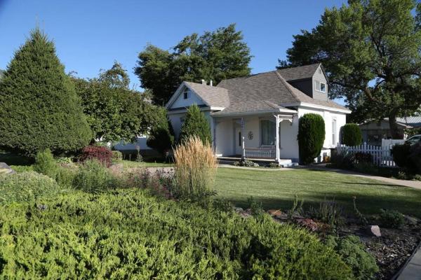 Updated Cottage 3 Bedroom Home With Game Room - Logan, UT