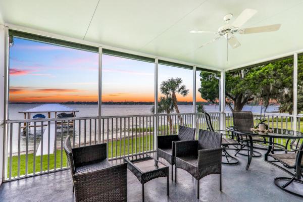 Uncork And Unwind You Are On Lake Time - Sebring, FL