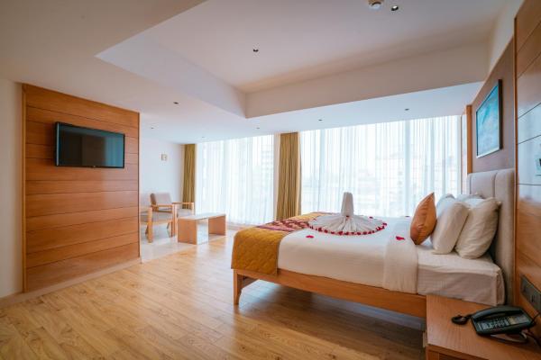Townbridge Hotels & Suites - Kochi