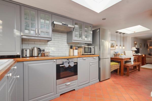 Windlass Cottage - Lymington