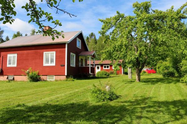 Familjevänligt Hus Med Stor Trädgård - Jämtlands län