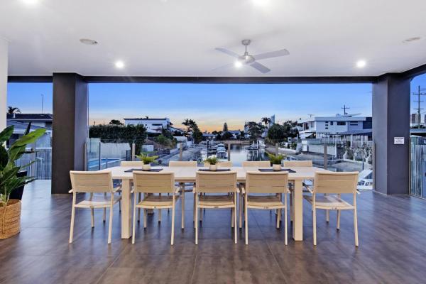 The Grand - Special "Stay 6 Pay 5" - Gold Coast