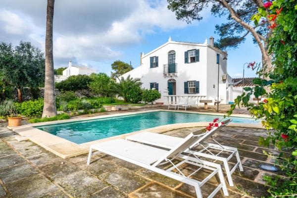 Villa 'Torret' With Workspace, Pool, Terrace & Wi-fi - Mahón