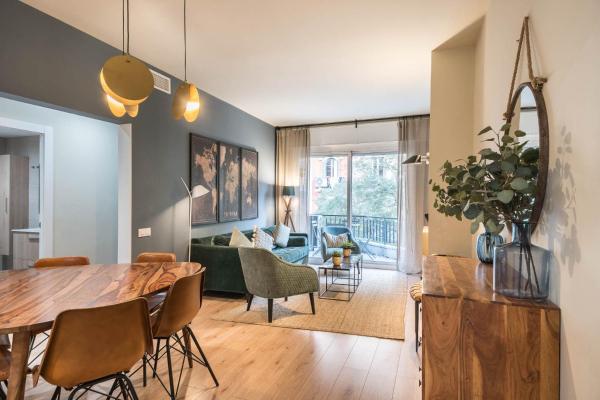 Design And Comfort In The Trendy Neighborhood - Barcelona