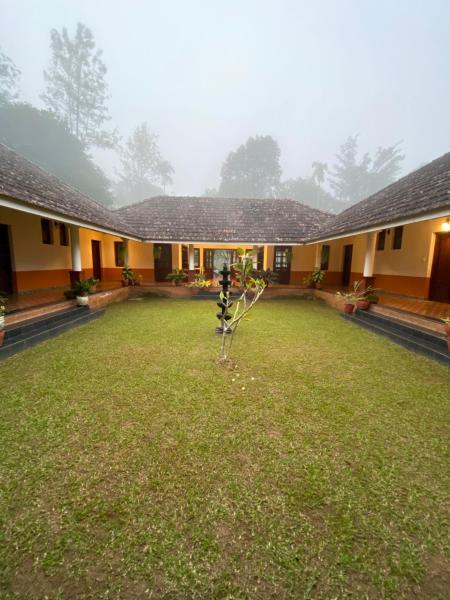 3 Hills Hostel - Kerala