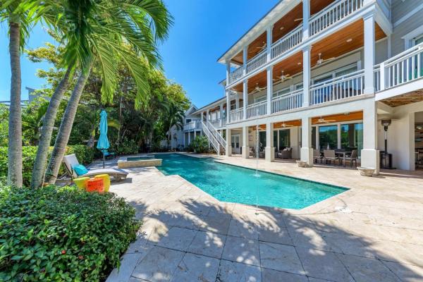 Anna Maria Beach Serenity - Anna María, FL