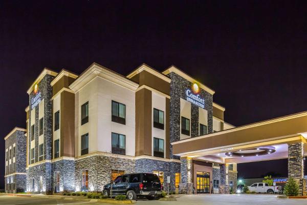 Comfort Inn & Suites Moore - Oklahoma City - Norman, OK