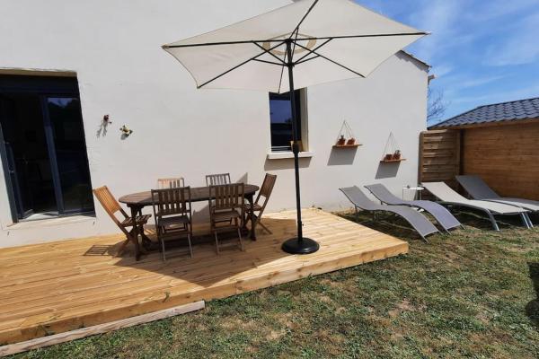 Maison Lumineuse Avec Jardin - France