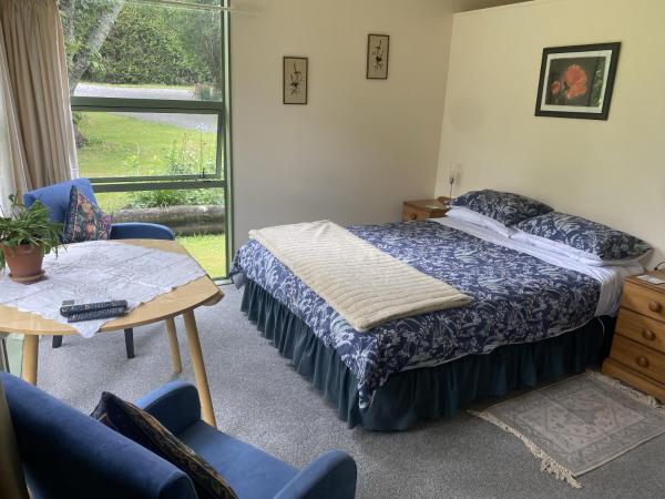 Quail Haven Queen Room - Katikati