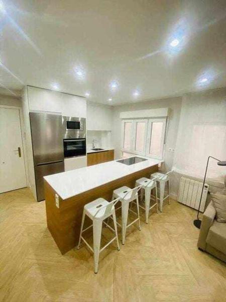 Argus ,A Un Paso De Poniente - Gijón