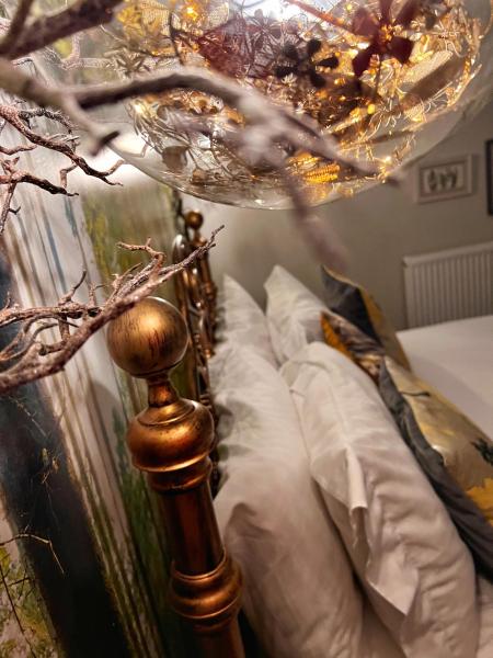 Luxury Tree-house With Optional Espa Spa - Canterbury