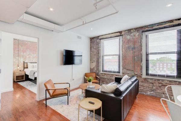 Prime Location - Modern Loft Right On S Main St! - Memphis, TN