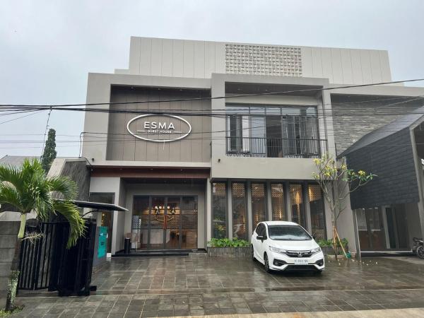 Esma Family Guesthouse - Malang