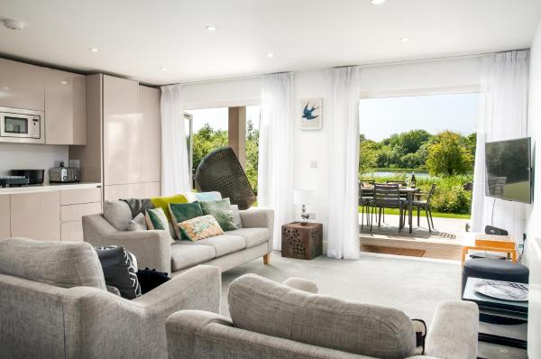 Luxury Apartment With Spa Access On A Nature Reserve Dragonfly Hm106 - Cirencester