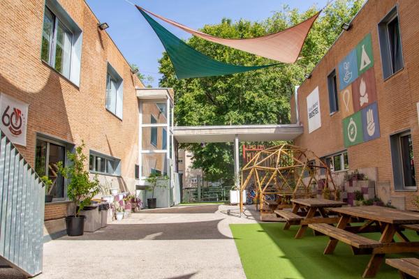 Scout Madrid Hostel - Madrid